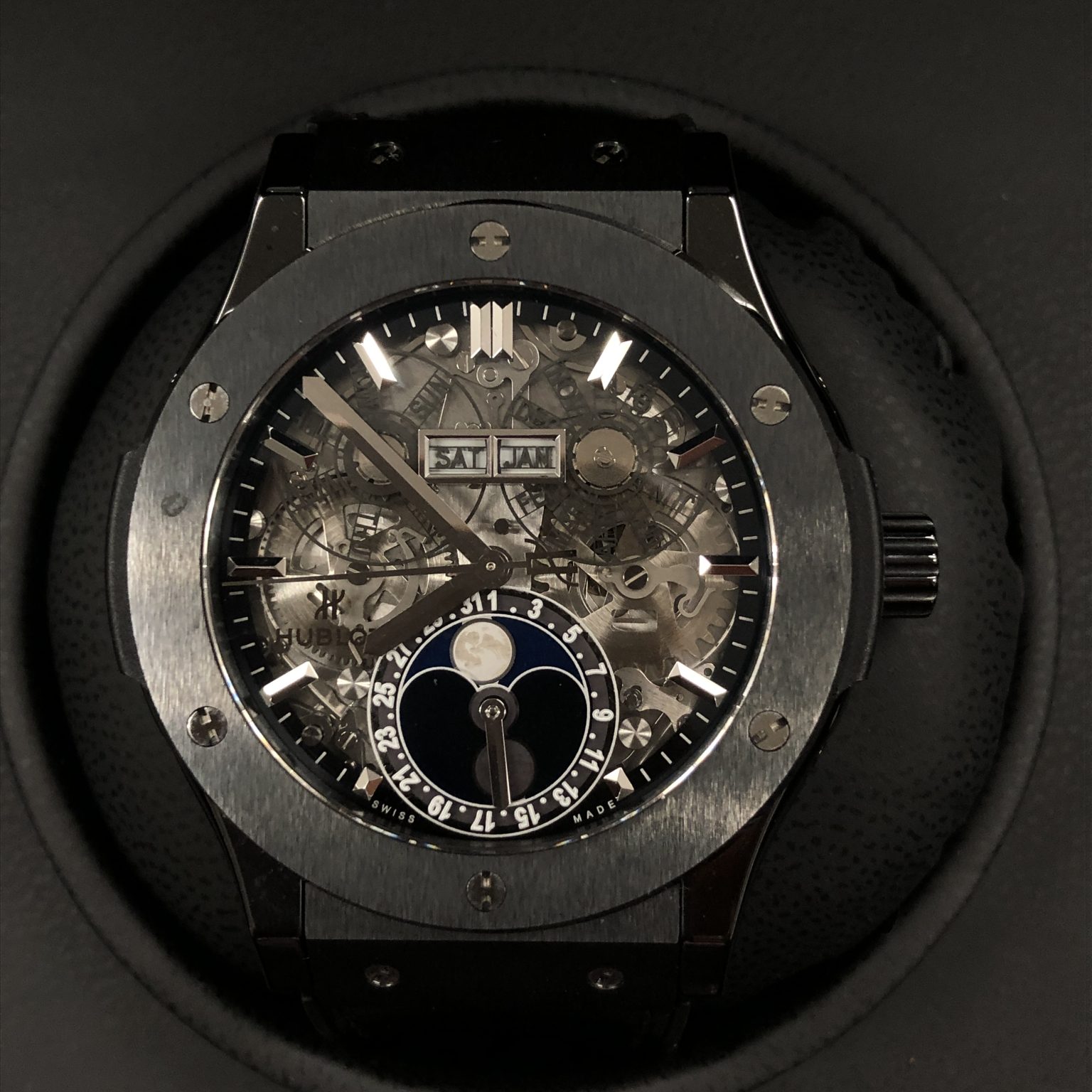 Hublot Classic Fusion Aero Fusion Moonphase – スーパーゴールド(4R)